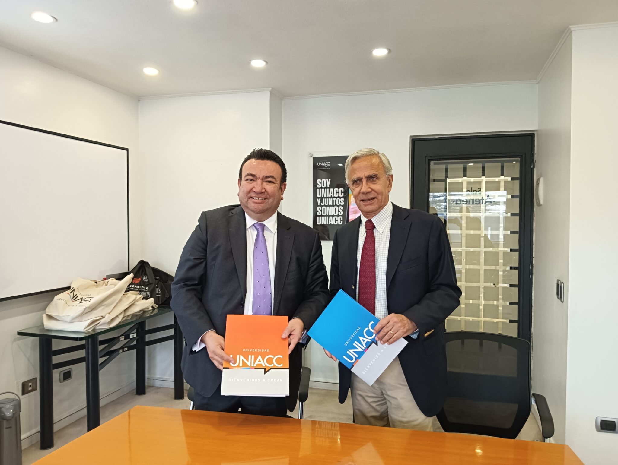 Instituto Guillermo Subercaseaux firma convenio con UNIACC 2023